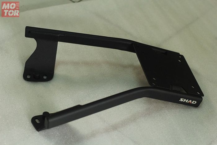 Solusi Bagasi Terbatas, Ini Cara Pasang Box Buat Motor Yamaha Lexi ...