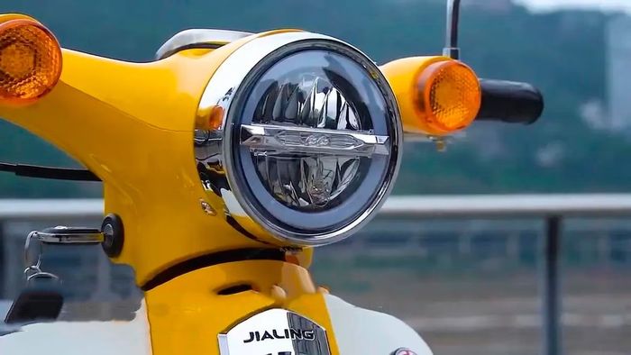 Motor Jialing Lahir Lagi Bebek Klasik Unik Dengan Sespan Mirip Honda ...