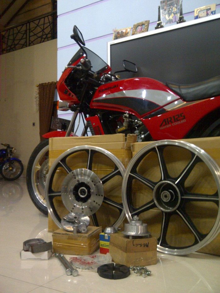 Busyet, Harga Binter AR 125 Ini Lebih Mahal Ketimbang Ninja 250 SE 2018 ...