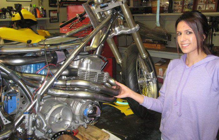 Jangan Anggap Remeh, Begini Tampilan Motor Custom Cafe Racer Bila ...