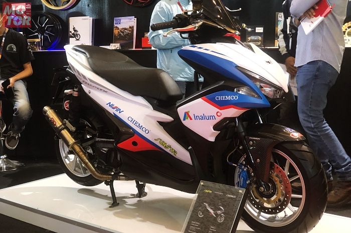 Modifikasi Yamaha Aerox Pakai Velg Chemco Helios, Lebih Lebar Dari OEM ...