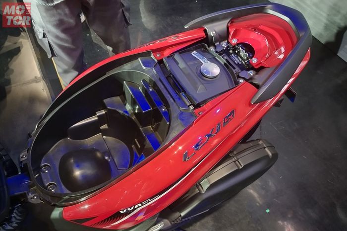 Penasaran Bagasi Motor Yamaha LEXi LX 155 Mirip Yamaha LEXi 125 Gak Sih ...