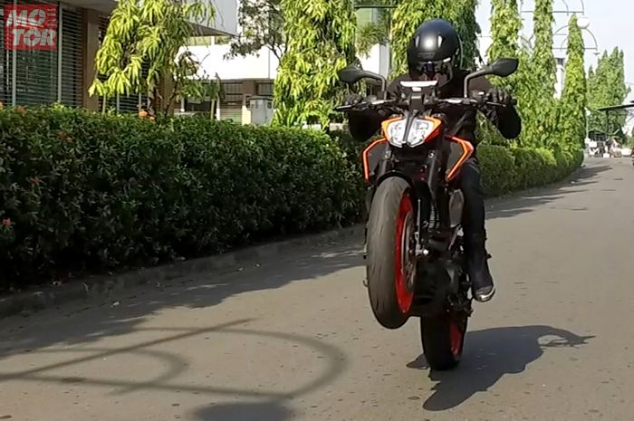 Hasil Tes Dyno KTM Duke 390, Tenaganya 2 Kali Lebih Besar Dari Sport ...