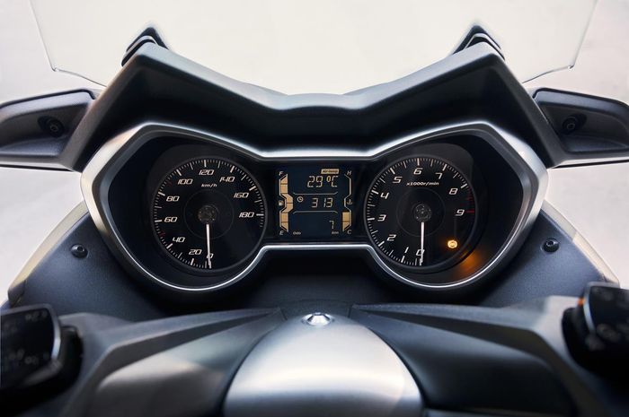 Mau Pasang Speedometer Yamaha XMAX 400 di Yamaha XMAX 250? Siapin Dana ...