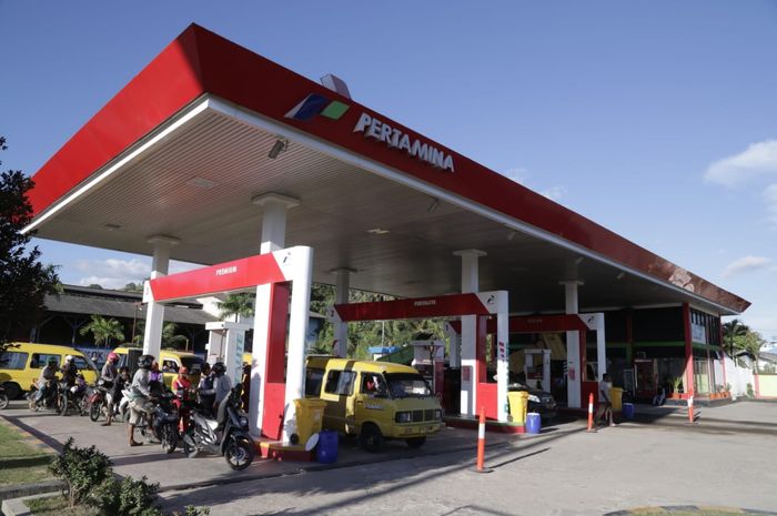 Pertamina Kasih Cashback 30% Bensin Premium Pertalite Pertamax Turun ...