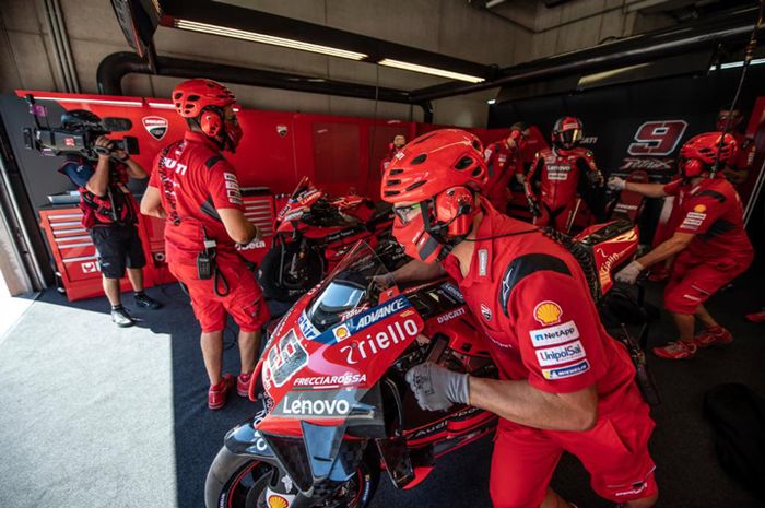 Gak Banyak Yang Tahu, Ternyata Pembalap MotoGP Punya Ruangan Kantor ... Gak Banyak Yang Tahu, Ternyata Pembalap MotoGP Punya Ruangan Kantor ...