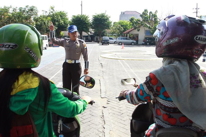 Terkenal Pernah Tilang Istri Sendiri, Ini Kesibukan Aiptu Jailani ... Terkenal Pernah Tilang Istri Sendiri, Ini Kesibukan Aiptu Jailani ...