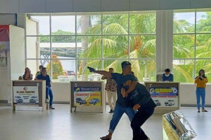 Duar, Ledakan Bom dan Tembakan Warnai Simulasi Pengamanan Jelang WSBK ... Duar, Ledakan Bom dan Tembakan Warnai Simulasi Pengamanan Jelang WSBK ...