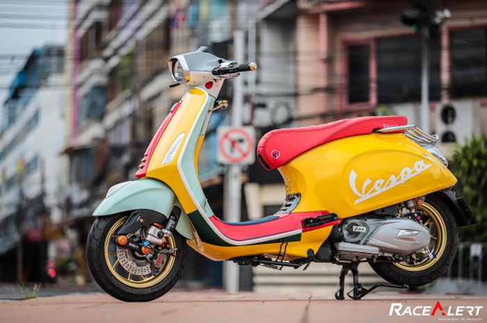 Modifikasi Vespa Sprint Dilebur Livery Sean Wotherspoon, Kaki-Kaki ...