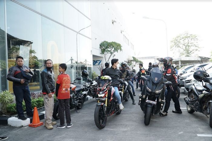 Meriahkan HUT RI ke-77, Ratusan Bikers Di Bali Gelar Touring Santai ... Meriahkan HUT RI ke-77, Ratusan Bikers Di Bali Gelar Touring Santai ...
