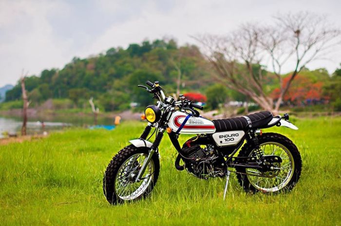 Modifikasi Motor Yamaha DT 100, Motor 2-Tak Legendaris Kini Bergaya ...