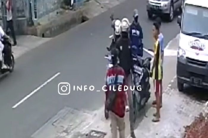 Pura-pura Tilang Elektronik, Sekelompok Pria Bawa Kabur Honda BeAT ... Pura-pura Tilang Elektronik, Sekelompok Pria Bawa Kabur Honda BeAT ...