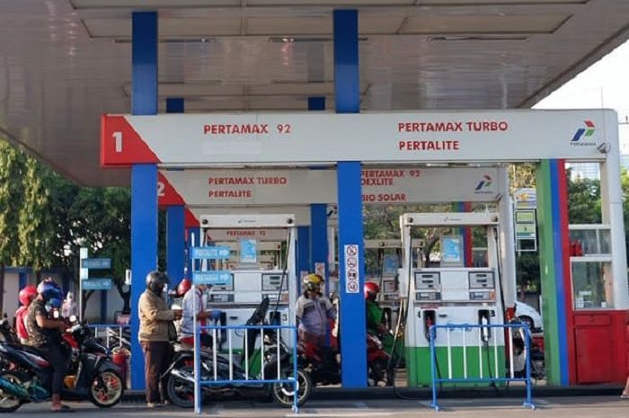Terbaru Harga BBM Pertamax Turbo Naik Per 1 Desember 2022, Shell V ...