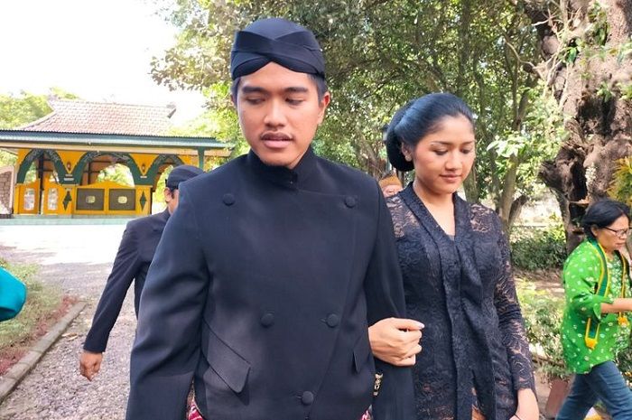 Siraman Kaesang Pangarep Digelar Hari Ini, Jajal Motor Listrik Rp 68 ... Siraman Kaesang Pangarep Digelar Hari Ini, Jajal Motor Listrik Rp 68 ...