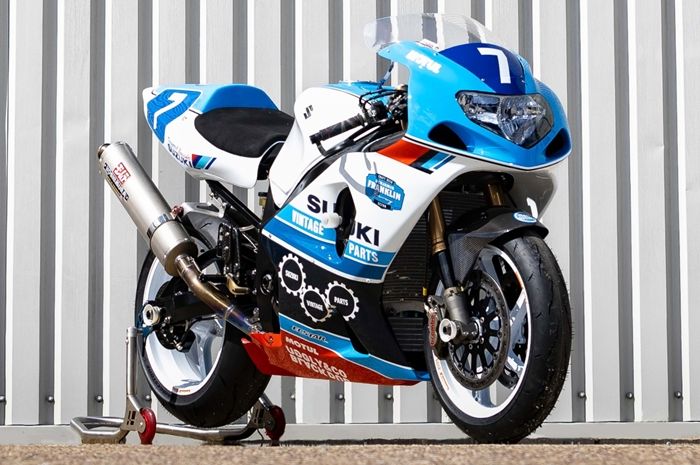 Modifikasi Motor Suzuki GSX Biar Jadul Tapi Kencang, Siap Digeber 24 ...