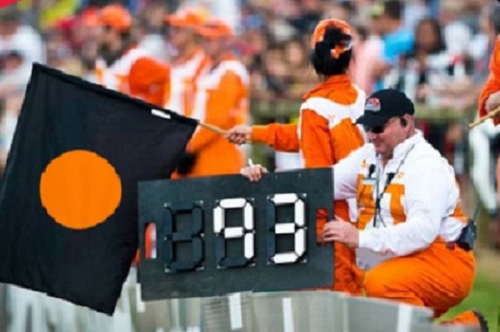 Kenali Arti dari 10 Jenis Bendera pada MotoGP