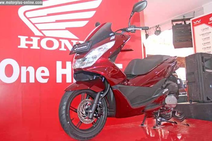 All New Honda PCX, Mengentalkan Tampilan Motor Premium - Motorplus